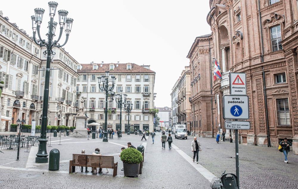 Torino ieri e oggi - piazza Carignano